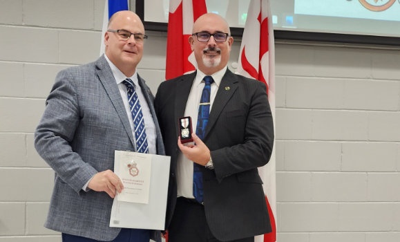 Dr. Gray receives Queen Elizabeth II’s Platinum Jubilee Medal - Faculty ...