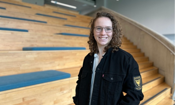 Abigail Bonnington Wears Iron Ring with Pride - Faculty of Engineering ...