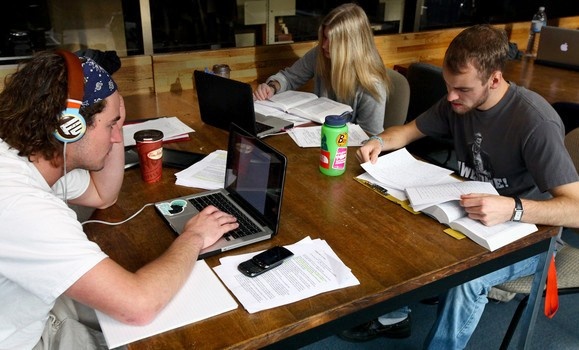 Night Owls program offers support for nocturnal studiers - Dal News ...