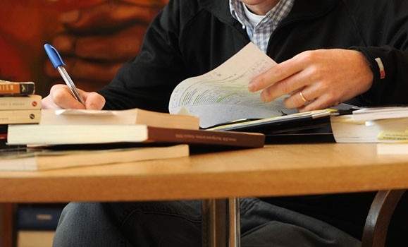 Top 5 critical reading techniques - Dal News - Dalhousie University