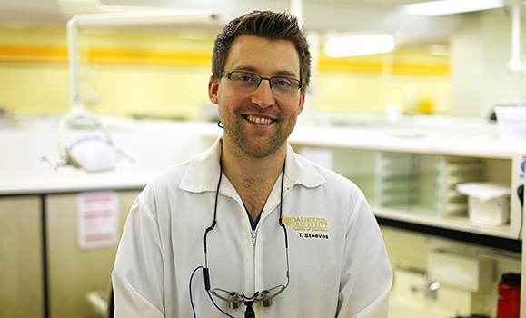Dentistry student wins national research prize - Dal News - Dalhousie ...