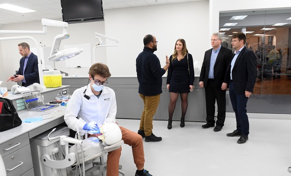 Newly named dentalcorp Simulation Lab: A training ground for oral ...