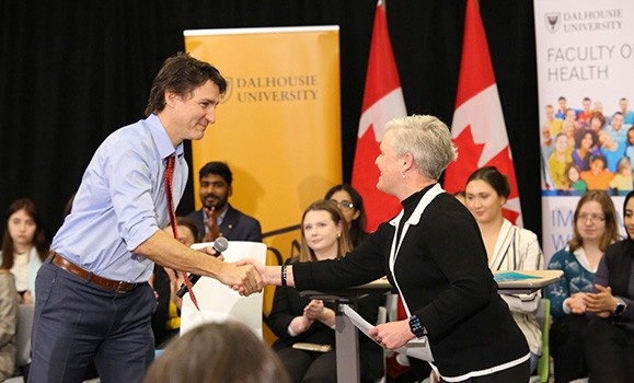 Trudeau taps student energy and ideas at health‑care town hall - Dal ...