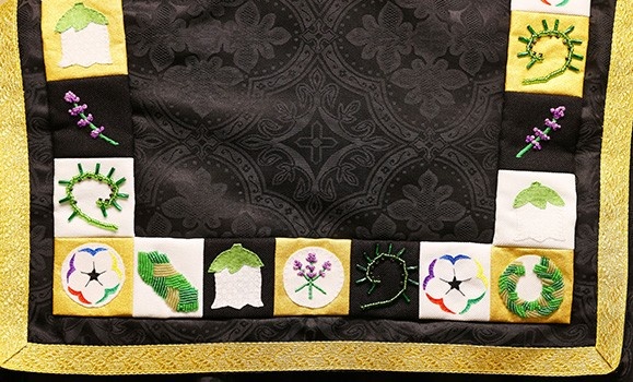 Dress code, flexible: A presidential robe reimagined in time for ...