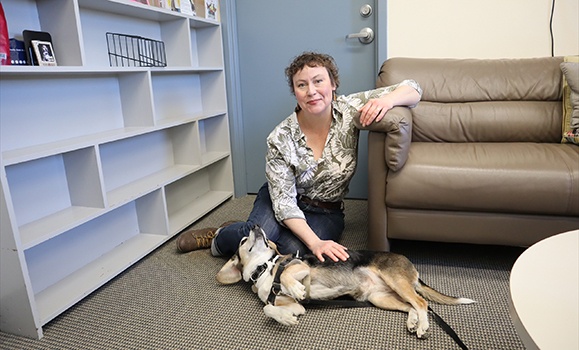 Mission pawsible: Support dogs spread positivity on campus, one belly ...